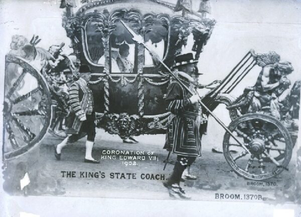 Carriages, Celebrity and Spectacle The photographs of Christina Broom ...